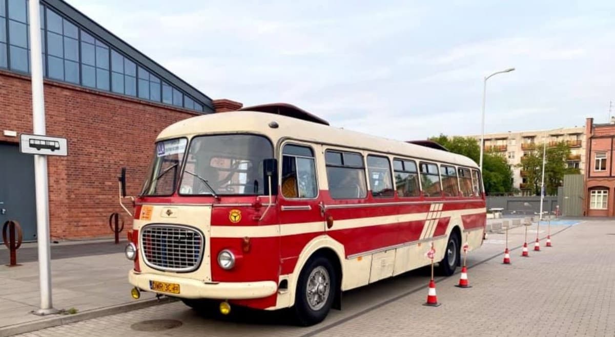Nr 020 Przejażdżka autobusem RETRO (2h) - Wrocław City Tour