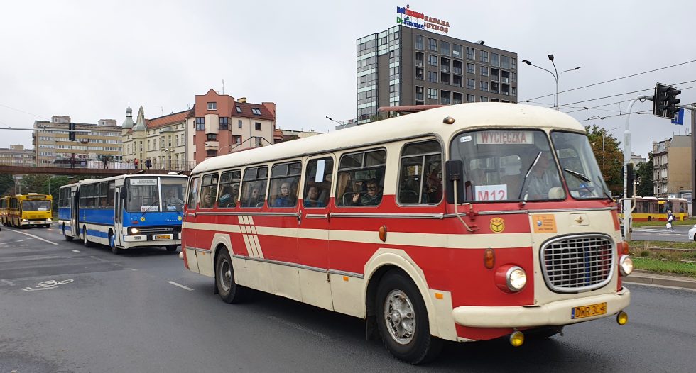 Nr 020A Przejażdżka autobusem RETRO Ogórek do 42 os. (2h) - Wrocław ...